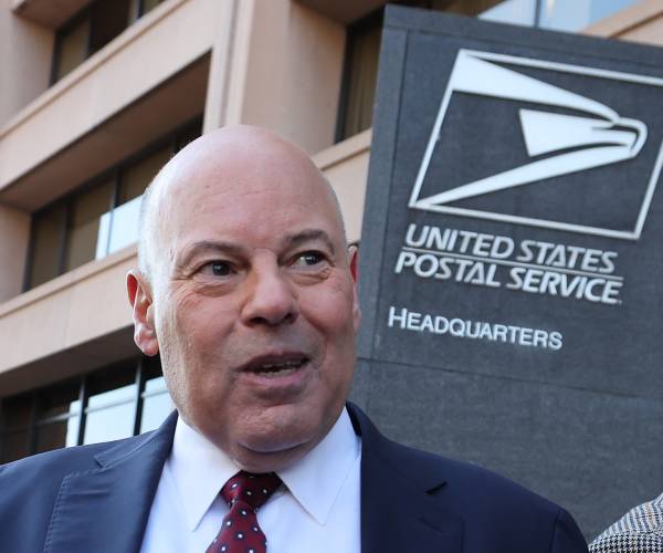 Postmaster General to USPS: Ignore Trump Takeover Rumors | Newsmax.com