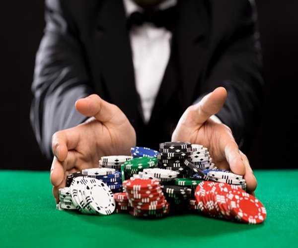 Adult Gambling Addiction Tied to Childhood Trauma | Newsmax.com