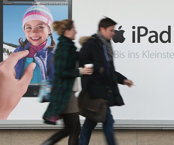 Apple Apologizes for Controversial iPad 'Crush' Ad | Newsmax.com