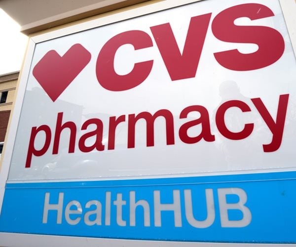 Sen. Warren Urges FTC to Review CVS-Oak Street Deal | Newsmax.com