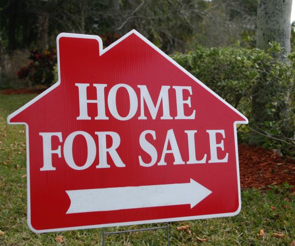 Michigan Veteran's 'No Foreigners' Sale Sign a Violation: Officials ...