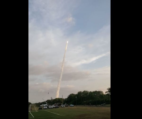 Spectator Video Shows Hawaii Rocket Launch Fail Just Minutes After ...