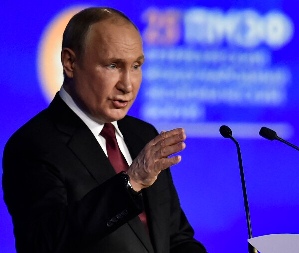 German Leader Says It's Necessary to Keep Talking to Putin | Newsmax.com