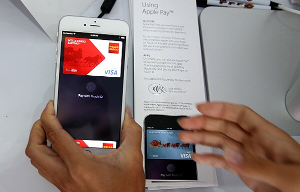 Apple Pay Launches Monday for iPhone 6; Allows Users to Digitize Credit ...