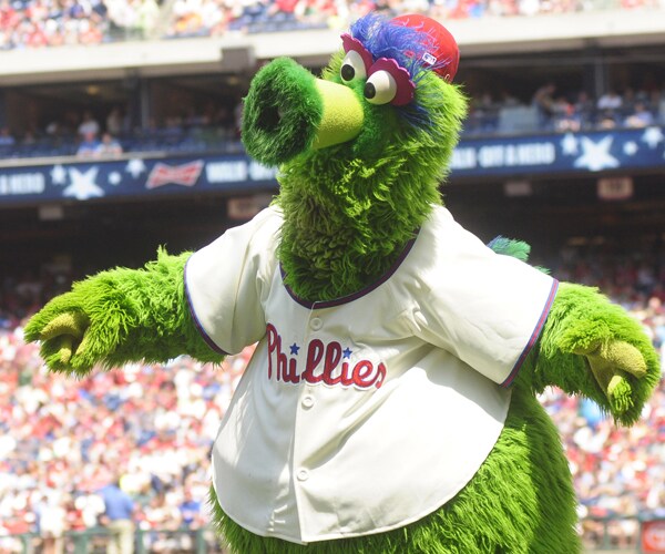 Flying Hot Dog Shot out of Phillies Phanatic's Cannon Injures Fan ...
