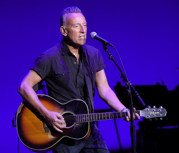 Bruce Springsteen Postpones Concerts Due to Illness | Newsmax.com