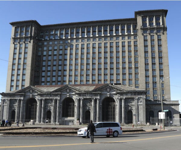Ford Buys Old Train Station in Detroit to Help Restore Downtown ...