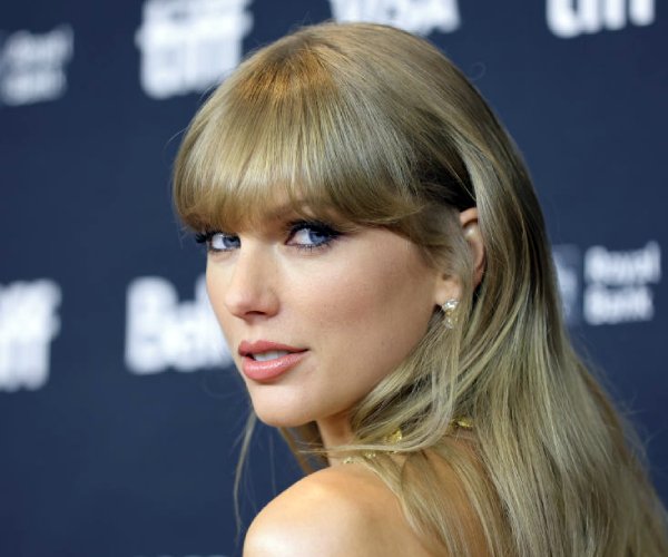 Ellen Pompeo: Taylor Swift Wrote 'Biggest Check' for Children's Charity ...