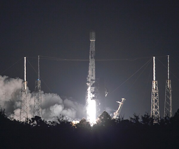FAA Authorizes SpaceX Falcon 9 Vehicle for Monday Flight | Newsmax.com