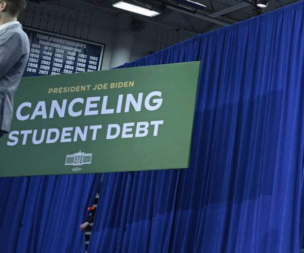 Judge Rejects Delay in Student Loan Forgiveness Cases | Newsmax.com