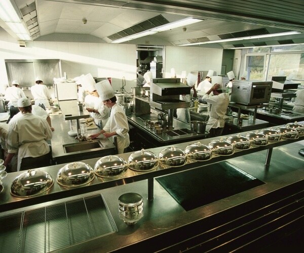 Sick Restaurant Workers Spread Foodborne Illness | Newsmax.com