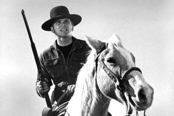 'Billy Jack' Star Tom Laughlin Dead at 82 | Newsmax.com