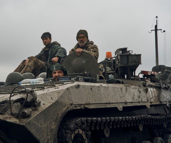 Report: Russian Troops Abandon Tanks in Disorganized Retreat | Newsmax.com