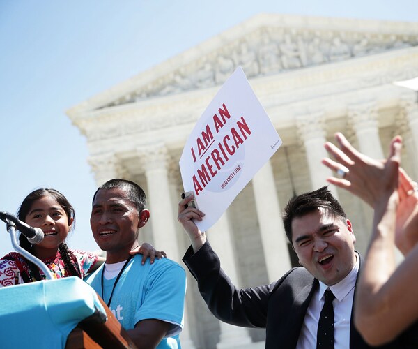 More Than 140 Companies Support DACA in SCOTUS Brief | Newsmax.com