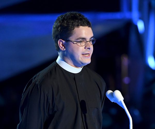 Relative of Robert E. Lee Quits Pastorate Over VMA Backlash | Newsmax.com