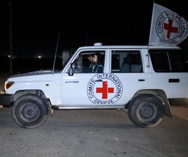 Report: Red Cross Rebukes Parents of Israeli Hostage | Newsmax.com