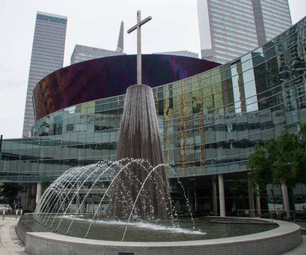 Fire Collapses Historic First Baptist Dallas Church Chapel | Newsmax.com
