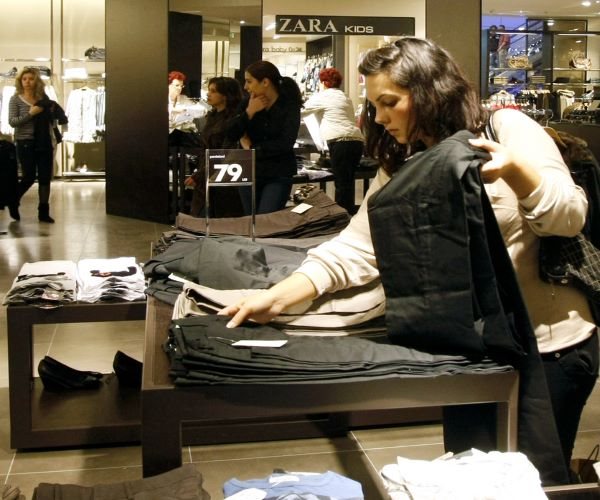 US Consumer Sentiment Rises, Inflation Expectations Fall | Newsmax.com