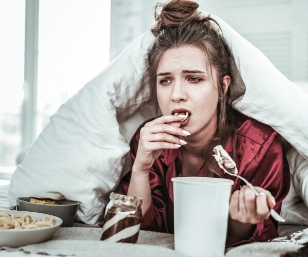 10 Ways to Stop Stress Eating | Newsmax.com