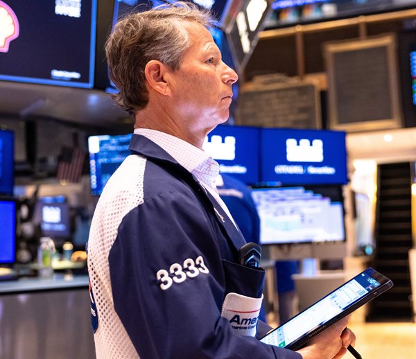 Nasdaq Ends Higher as Traders Focus on Tariffs, Data | Newsmax.com