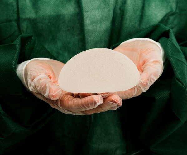 FDA Says Breast Implants May Cause Rare Form of Cancer | Newsmax.com