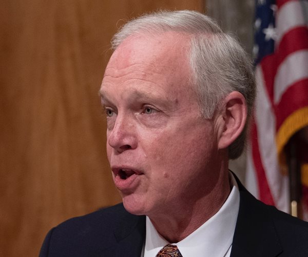 GOP Sen. Ron Johnson Denied Entry to Russia | Newsmax.com