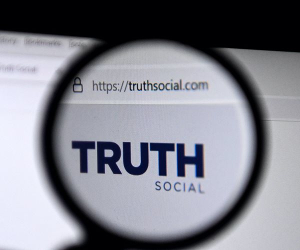 Deal Partner for Trump's Truth Social Fails to Get Backing for SPAC ...