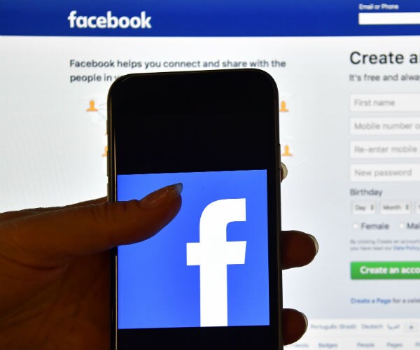 Facebook Unveils Quest, Its New Virtual-Reality Headset | Newsmax.com