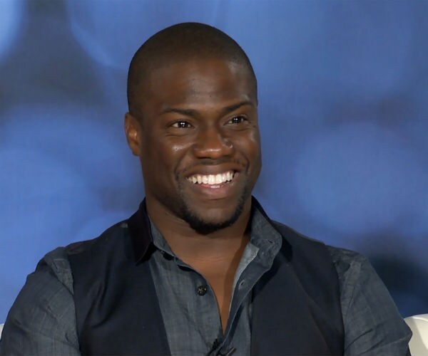 Kevin Hart's Airplane Has Scary Landing When Jet Blows Tire | Newsmax.com