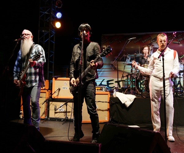 Eagles of Death Metal Frontman: 'Until Nobody Has Guns, Everybody Has ...