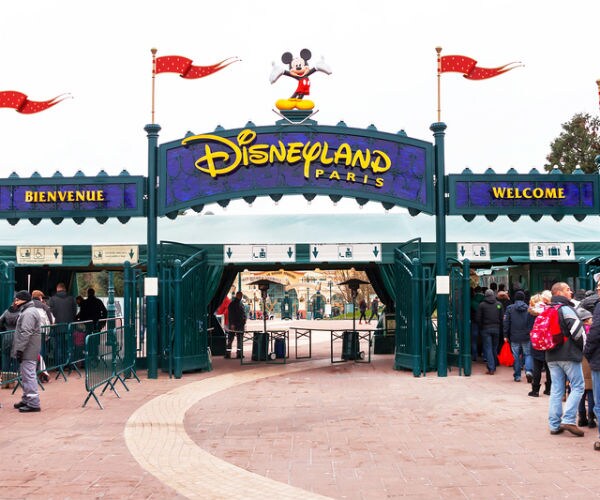 Activist Hedge Fund Critical of Walt Disney's Move on Disneyland Paris ...