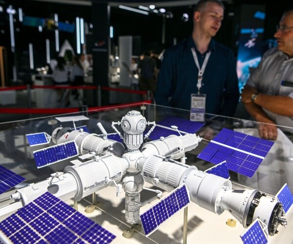 Video Report: Russia Continues Pursuit of Own Space Station | Newsmax.com