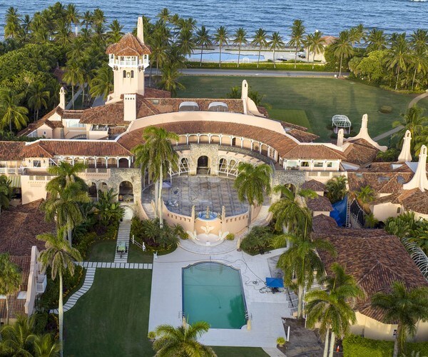 Trump's Defense Zooms in on 'Breathtaking' Mar-a-Lago at Fraud Trial ...