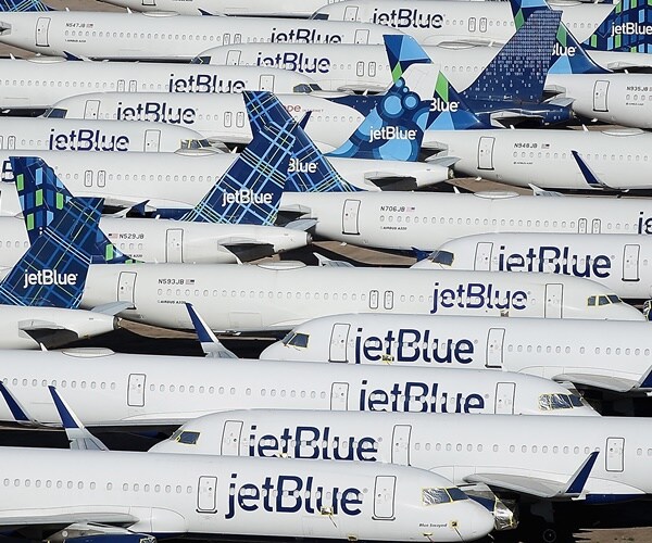 JetBlue Head Claims Research Shows Low COVID Risk on Planes | Newsmax.com
