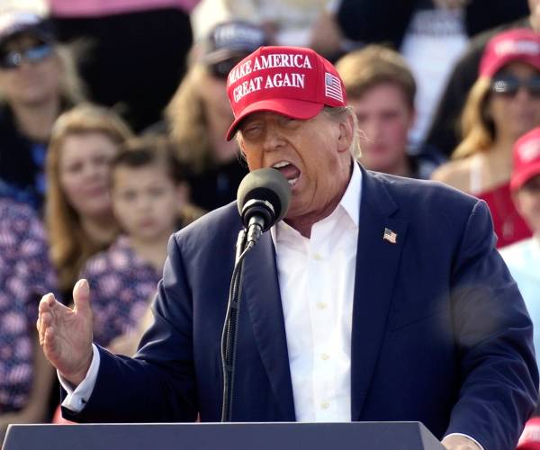 Rasmussen Poll: Trump Leads Biden by 7 Points in Arizona | Newsmax.com