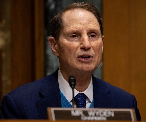 Sen. Wyden Questions Facebook's Commitment to 'Free Expression ...