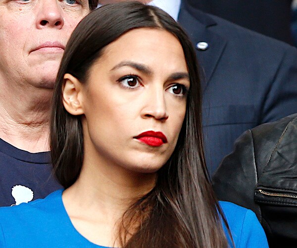 Fox Business: AOC Stiff-Arms Wall Street Executives | Newsmax.com