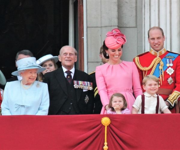 Andrew Morton Bio of Queen Elizabeth II Due in November | Newsmax.com