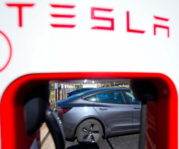 BP Looking to Buy Tesla's US Supercharger Sites | Newsmax.com