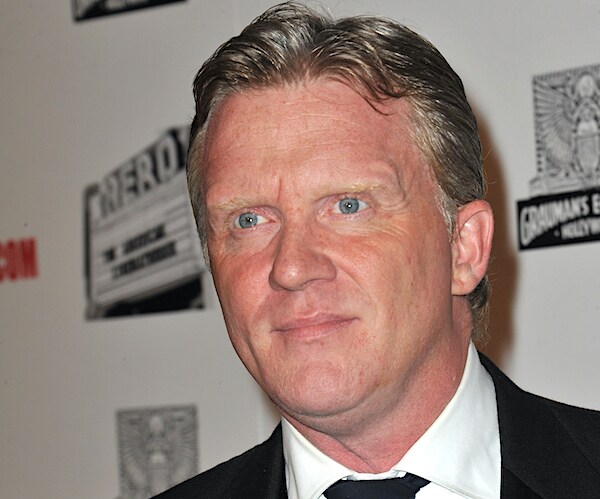 'Breakfast Club' Star Apologizes for Flipping Off Hotel Guests ...