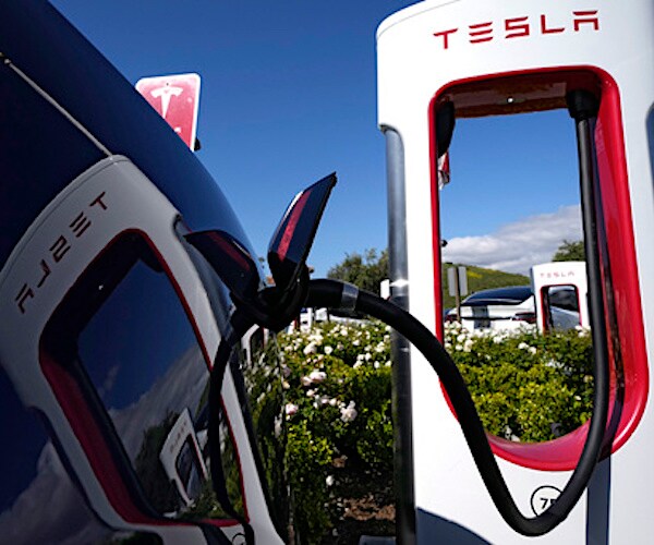 US Electric Vehicle Sales to Hit Record in '23 | Newsmax.com