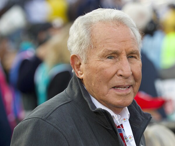 Lee Corso, 81, Signs Extension With ESPN | Newsmax.com