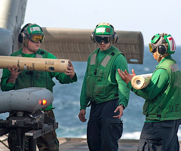 Defense News: Pentagon Losing Supplier for Key Submarine Tracker ...