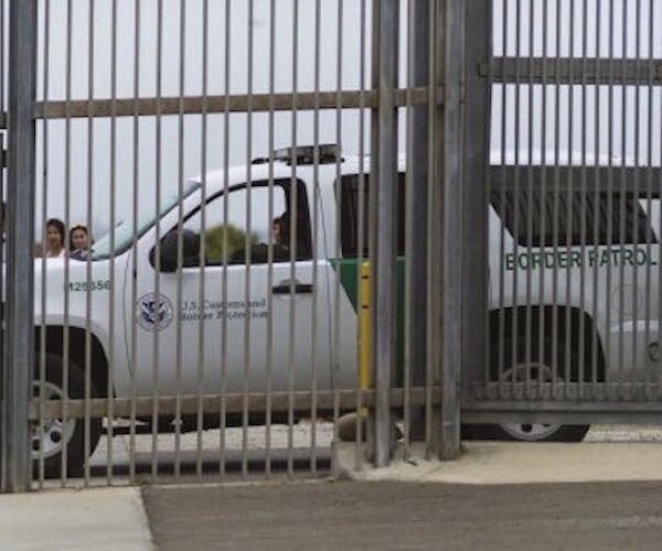 Smuggler Caught With Fake Border Patrol Vehicle | Newsmax.com