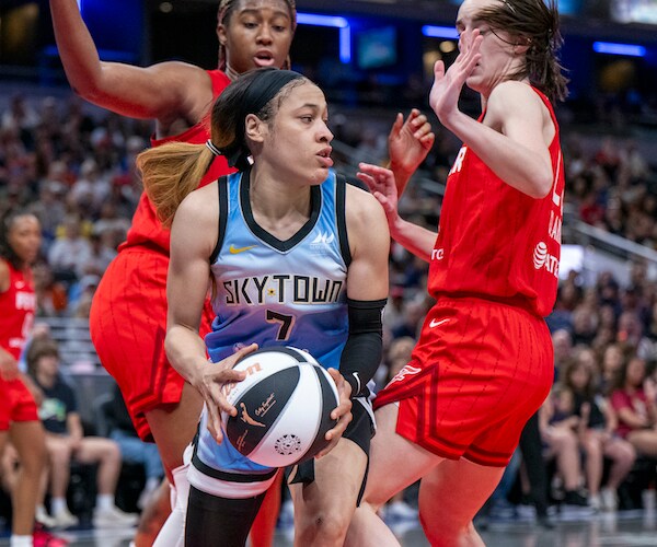 WNBA's Carter Doesn't Care If Fans Hate Her | Newsmax.com