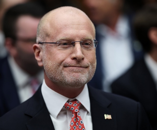 FCC Chair Carr Hedges on Power to Lift 39% TV Ownership Cap | Newsmax.com