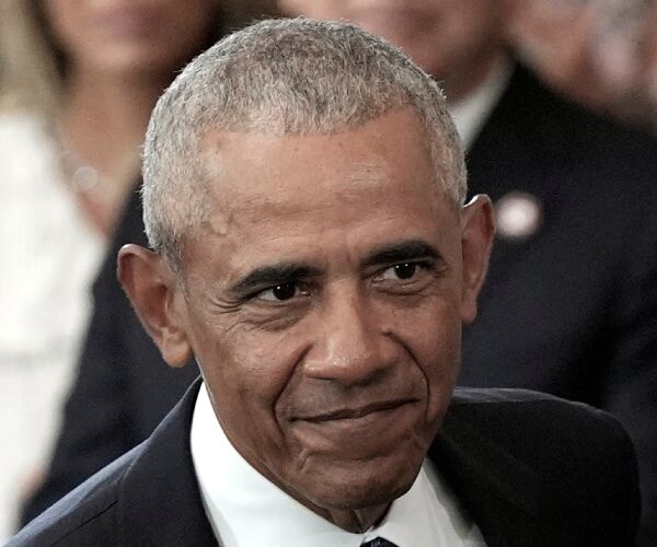 Obama Praises Harvard for Rejecting Trump Demands | Newsmax.com