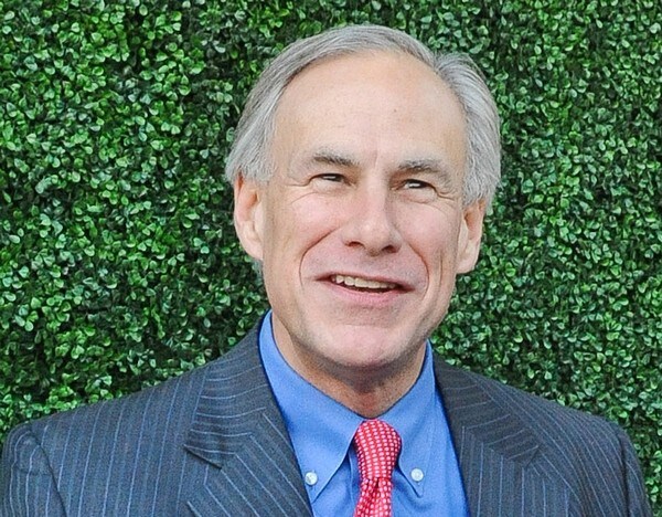 Gov. Abbott Assigns Texas Guard to Monitor US Army Operation | Newsmax.com