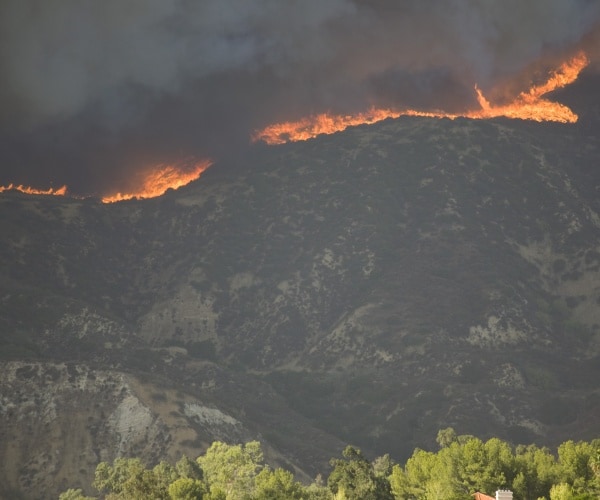 How Smoke from Raging Wildfires Harms Health | Newsmax.com