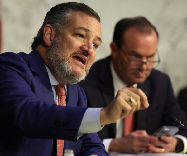 Ted Cruz Slams Boot on Table While Questioning FBI Director | Newsmax.com